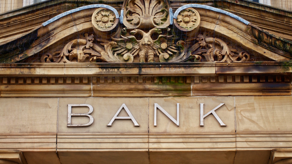 [3 Phases] Advanced Energy Management Plan for Banks - Spacewell | A ...